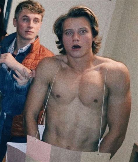 62 Jj Maybank Ideeën Om Nu Te Bewaren Knappe Beroemdheden Beroemdheden Droomjongen En Meer