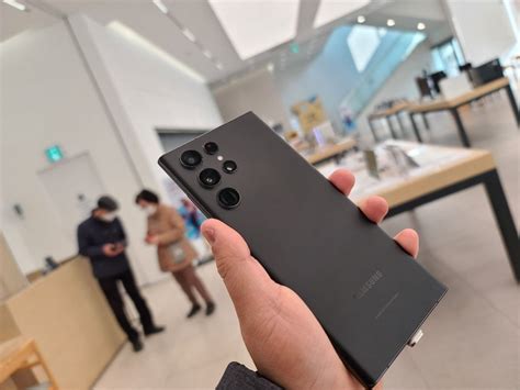 더쿠 올해 나온 업체별 스마트폰 디자인