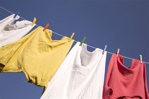 潮湿衣服 潮湿的衣服图片 湿衣服滴水 大山谷图库