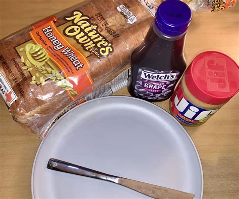 How To Make A Peanut Butter And Jelly Sandwich 12 Steps Instructables