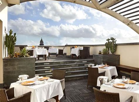 The Vesuvio Roof Bar And Restaurant Rooftop Bar In Naples The Rooftop