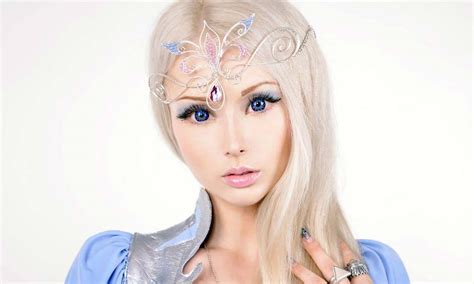 Valeria Lukyanova Barbie Umana Foto E Video Prima E Dopo