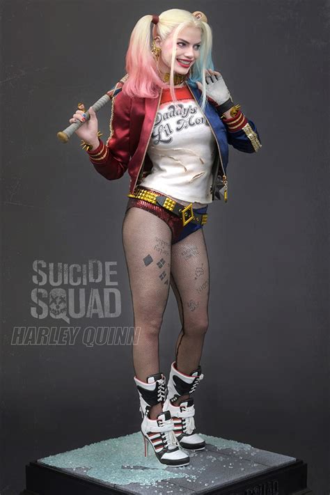 Harley Quinn Pin Up Statue