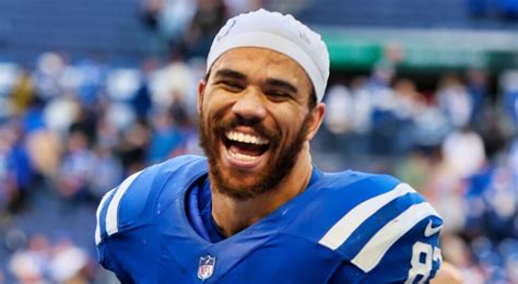 Colts Tight End Did A Pretend Photoshoot After First Career Td
