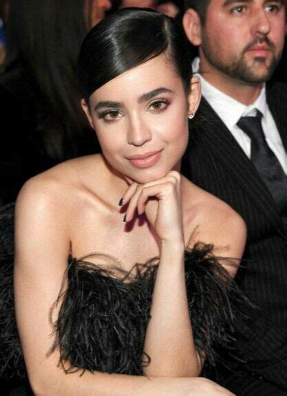 Pin Van Fer Op Sofía Carson