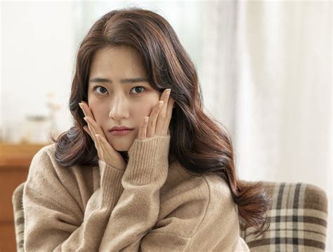 겨울철 피부 관리 평소와 달라야 하는 이유