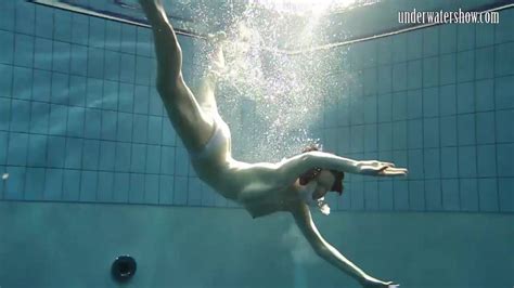 Teen Loses Her Panties Underwater Vidéos Porno Gratuites Youporn