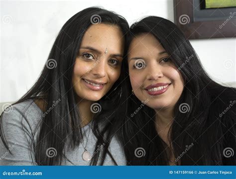 Ritratto Delle Coppie Lesbiche Felici Fotografia Stock Immagine Di