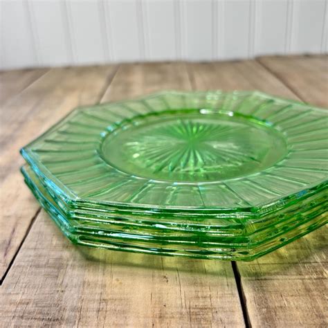 Vintage Heisey Uranium Green Bread And Butter Plates Hexagon Sunburst