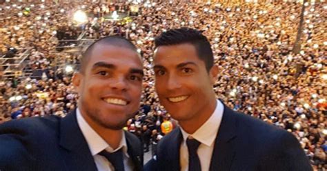 [라리가톡] 우리가 승자 호날두 페페와 챔스 우승 인증샷