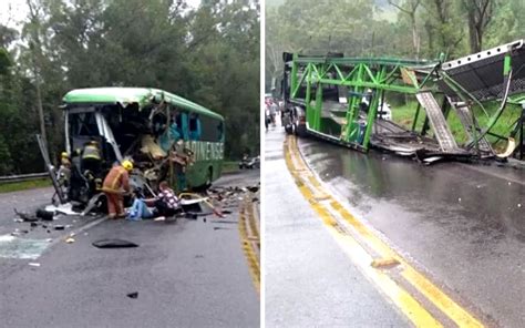 Grave Acidente Entre ônibus E Carreta Na Br 470 Em Sc Mata 4 E Fere