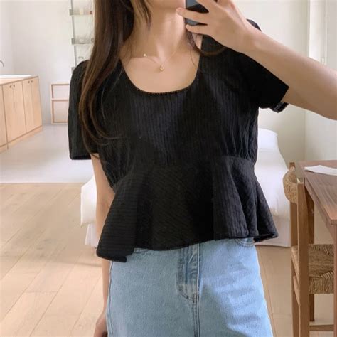 이센치 로아누 플레어 크롭 블라우스 3color