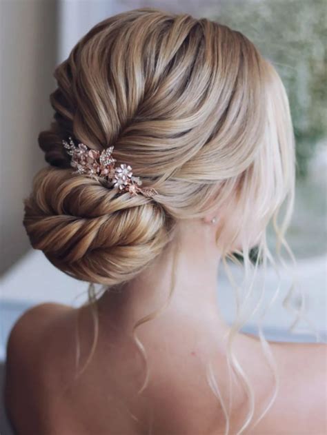 10 Stylish Updos For Medium Hair Fermentools Artofit
