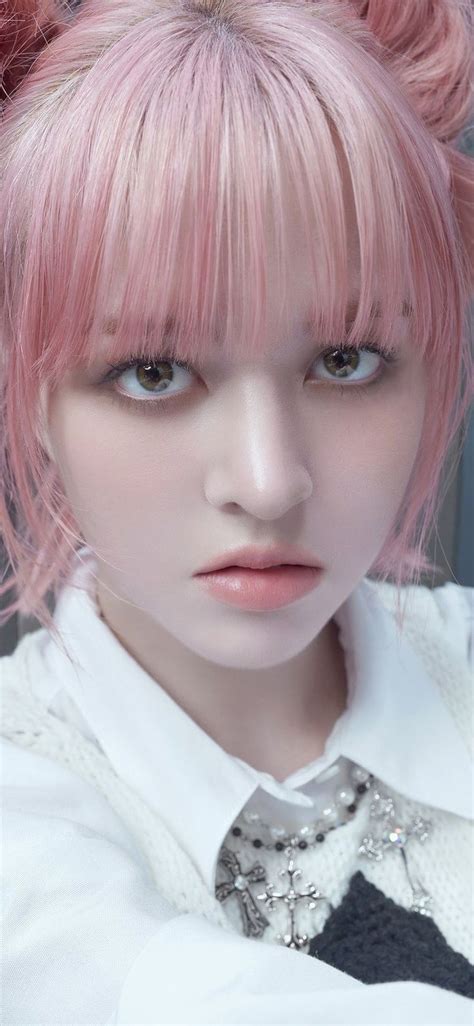Lily Wallpaper