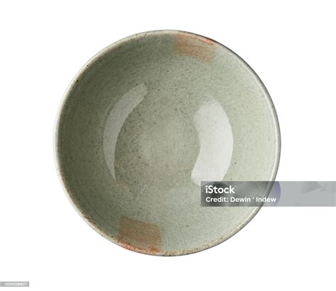 금이 간 패턴세라믹 그릇 클리핑 경로 상단 보기와 흰색 배경에 고립 된 빈티지 세라믹 그릇 보울에 대한 스톡 사진 및 기타