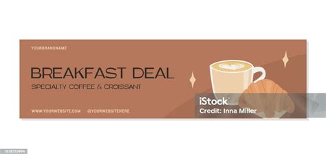 카푸치노 컵과 구운 크로와상이 있는 웹 배너 템플릿입니다 테이블 위에 우유 커피가 있는 카페 장면 갓 양조한 음료와 함께