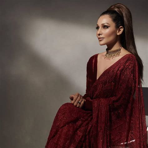 Flora Saini Exclusive Fashionable Outfits And Looks K Fashion