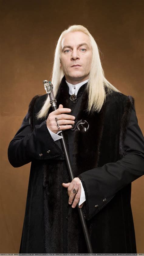 Косой Переулок Магазин и кафе по Гарри Поттеру В Косом Переулке эльфы украшают подарочные