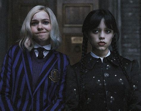 Merlina And Enid Chicas Lindas Chicas