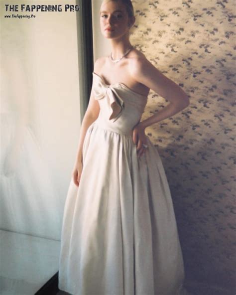 Elle Fanning Bareback Bts Photos The Fappening