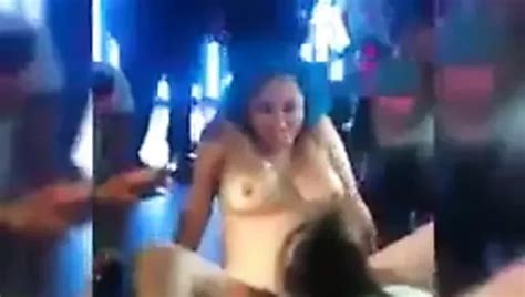 Sluty Miley Cyrus Lets Fans Touch Her Pussy Xhamster