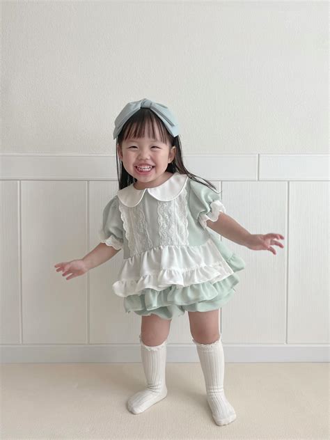 아린꙳ ꒰ ö ꒱ ͟͟͞͞♡ T 아린이 오늘은 민트공주님 🤍 보송보송한 파스텔 컬러랑 프릴이 너무 사랑스럽죠 색상도 다양해서 자매룩 친구룩으로 맞춰 입히면