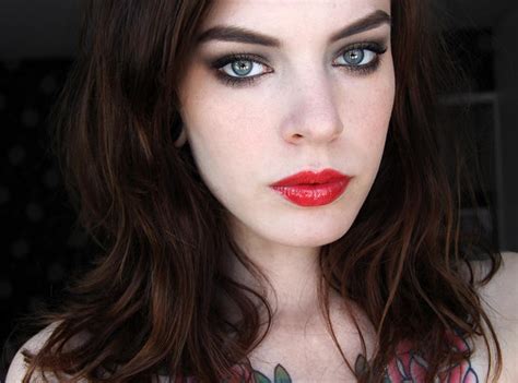 Red Lipstick On Fair Skin With Dark Hair Is It A Good Look Girlsaskguys