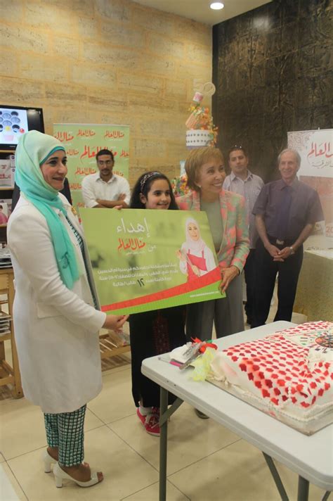 مشاركة السيدة منال العالم في بازار السلك الدبلوماسي لمبرة أم الحسين حيث