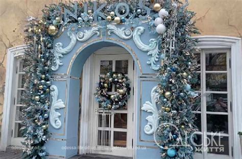 Різдво та Новий рік не за горами як перетворилися одеські вітрини фоторепортаж Читайте на