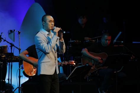 歌手赵鹏简介 歌手鹏78年 鹏 大山谷图库