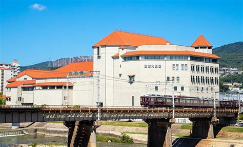 宝塚歌劇団、週刊文春にセクハラを報じられた演出家の退団を発表 歌劇団の「隠ぺい等の不適切な対応や不誠実な発言」は否定 Plusαtoday