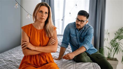 10 Signs You Married A Well Meaning Man Who Is Unintentionally Useless