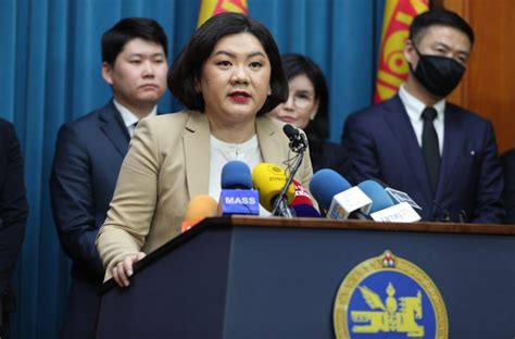 Б Солонгоо Шүгэл үлээх нь авлигатай тэмцэх ажиллагааны үр дүнд маш том хувь нэмэр болно