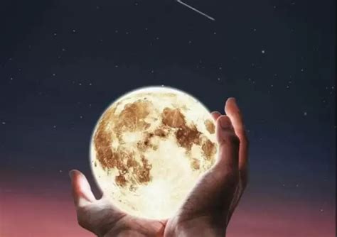 Місячне затемнення та суперзміни 4 знаки Зодіаку яких незабаром може занести на повороті