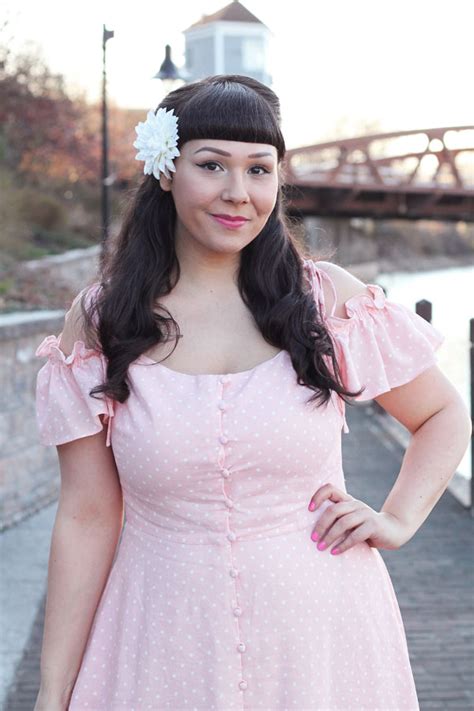 The Soubrette Brunette Sweetie