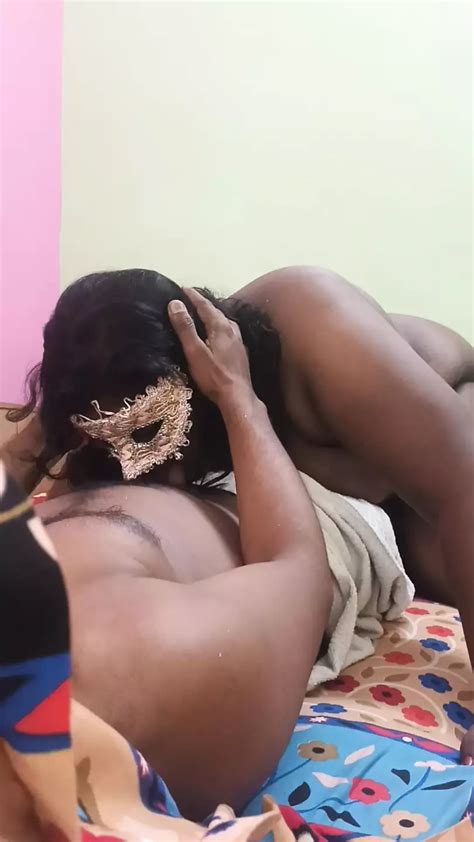 Pareja Tamil Compartiendo Cama Con Amigos Xhamster