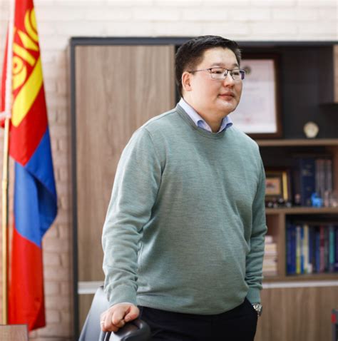 Хотын даргын ахлах зөвлөх Д Мөнх Эрдэнэ ажлаасаа чөлөөлөгдөх хүсэлтээ өгчээ · Dorgio Mn