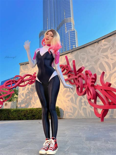 Гвен Стейси позирует для тебя Пикабу