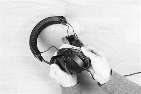 Tutorial How To Replacing Ear Pads On Pro Headphones Beyerdynamic Blog