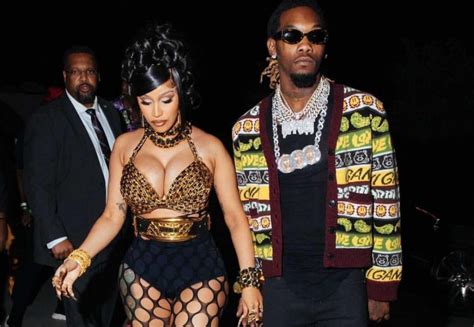 Радио Карди Би и Offset не могут договориться о том как одеть сына слушать онлайн бесплатно