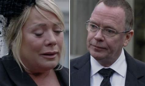 Eastenders Fans Baffled As They Spot Annoying Feature At Dennys