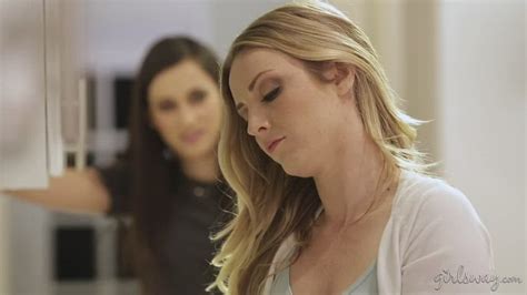 Georgia Jones Seducing Karla Kush Scrolller