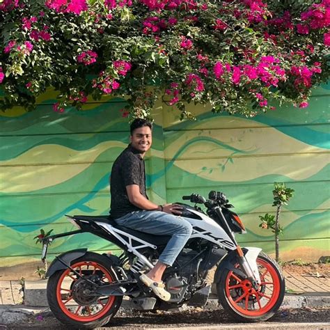 जीवन ☯︎︎ Jeevan Binu • Threads Say More