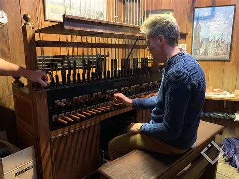 ჰააგის სამრეკლოში ყვითელი ფოთლები აჟღერდა Adjara Tv