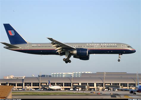 Boeing 757 222 United Airlines Aviation Photo 0535755