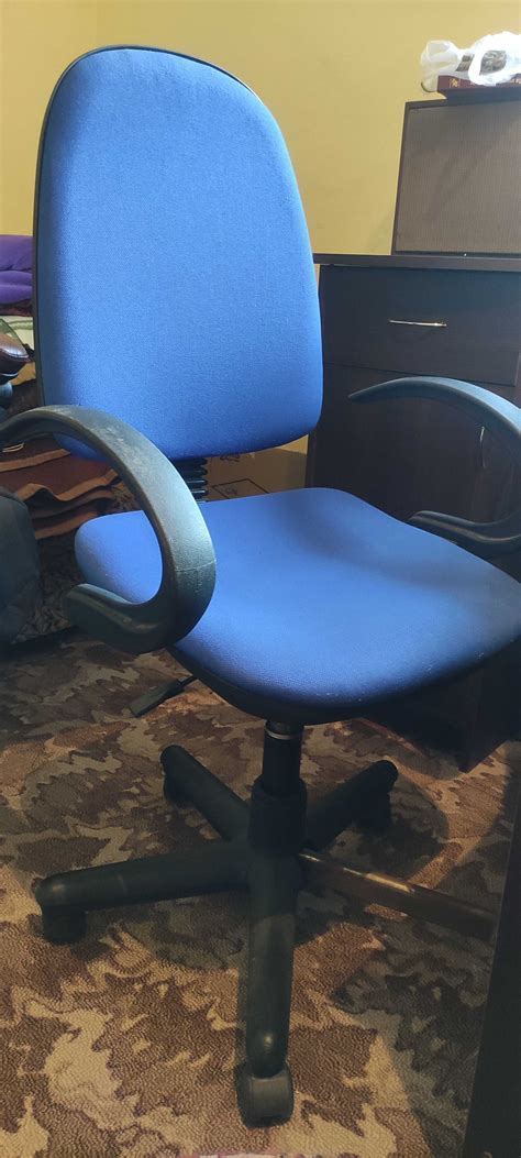 ТЕРМІНОВО Продам оФісне крісло 400 грн Офісні меблі Вінниця на Olx