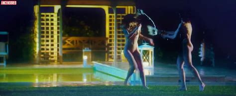 Nackte Gaia Bavaro In Security