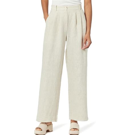 Danielle Levi What To Know About Kim Kardashians Stylist Us Weekly