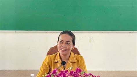 លោកស្រី សុខ ម៉ាលីស អភិបាលរងស្រុកកំពង់សៀម បានអញ្ជើញជាអធិបតីក្នុងពិធីបើកវគ្គបណ្តុះបណ្តាល