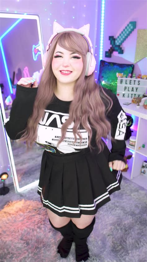 Fortnite Moves 💃🎵💕 Egirl Gamergirl Cosplayersofinstagram Cosplaygirl Kawaii Kawaiigirl